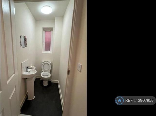 2 bedroom end of terrace house to rent