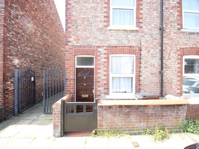 2 bedroom end of terrace house to rent