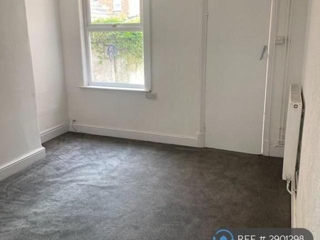 2 bedroom end of terrace house to rent
