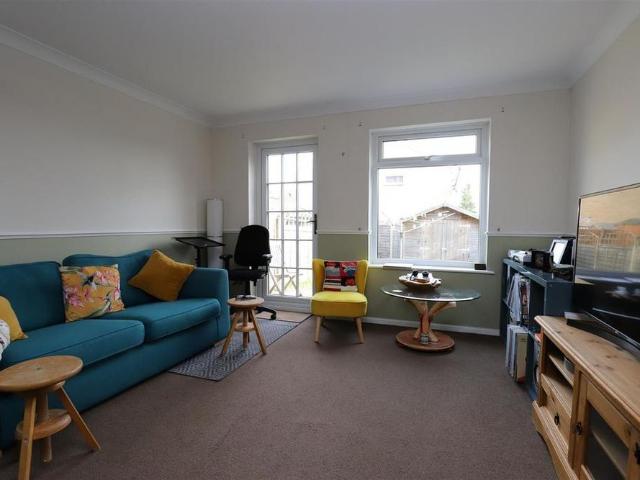 2 bedroom end of terrace house to rent