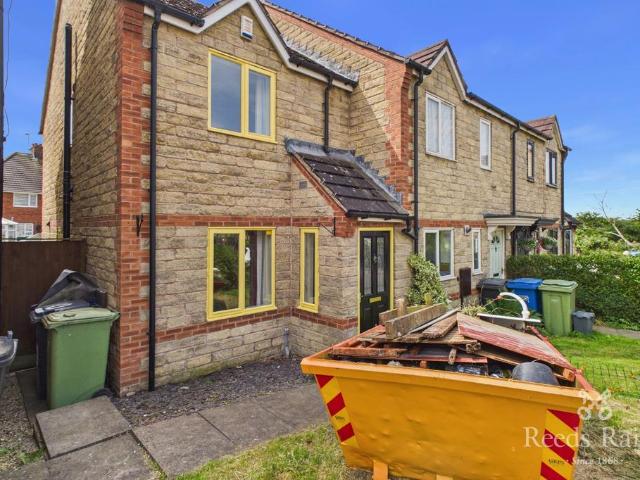 2 bedroom end of terrace house to rent