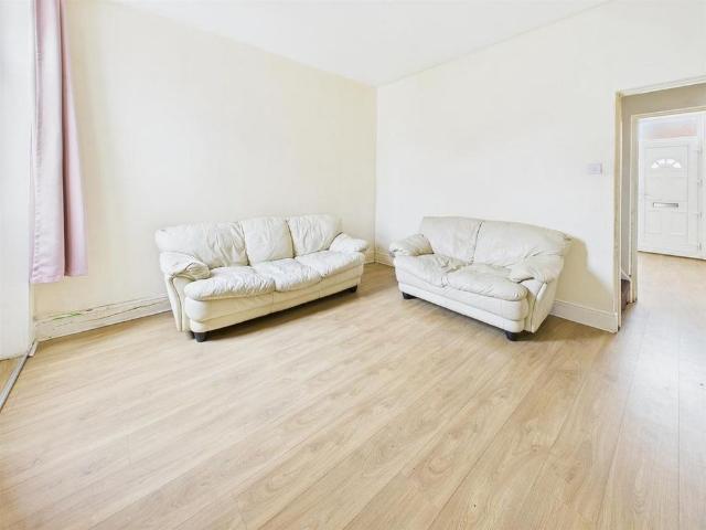 2 bedroom end of terrace house to rent