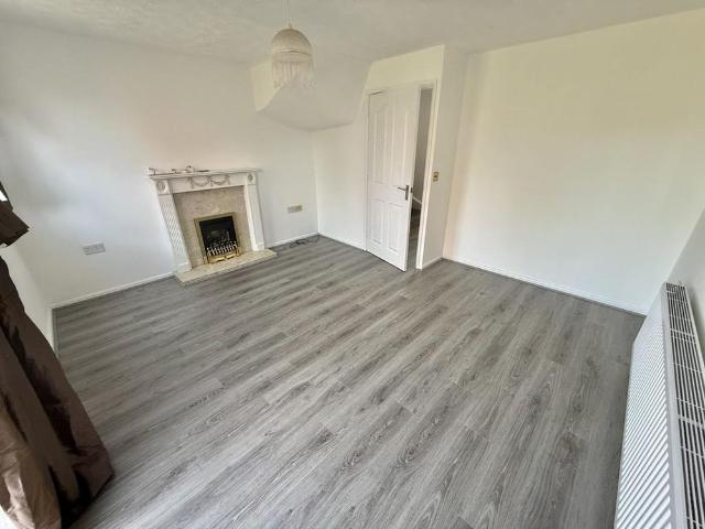 2 bedroom end of terrace house to rent