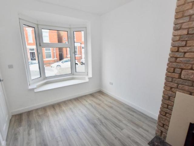 2 bedroom end of terrace house to rent