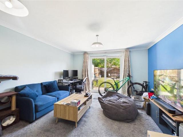2 bedroom end of terrace house to rent