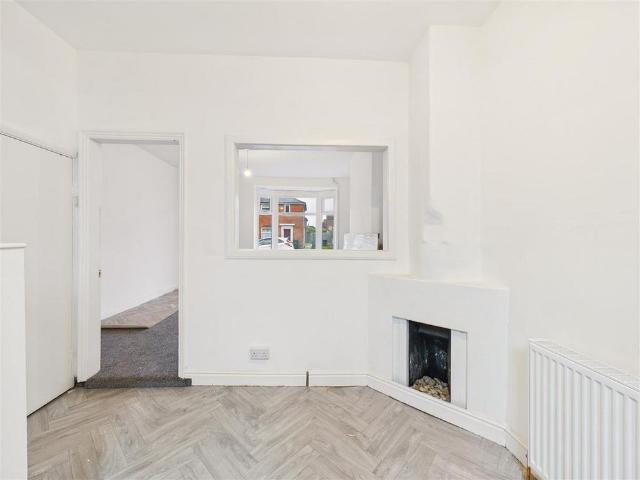 2 bedroom end of terrace house to rent