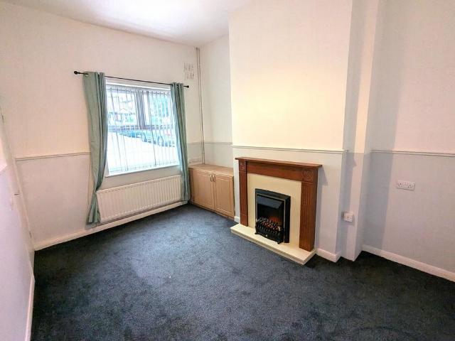 2 bedroom end of terrace house to rent