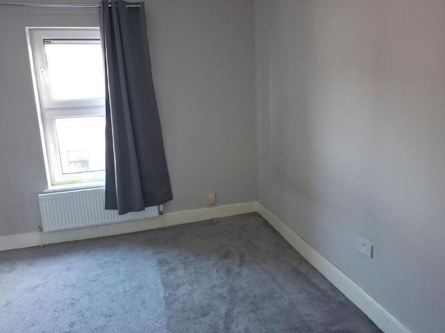 2 bedroom end of terrace house to rent