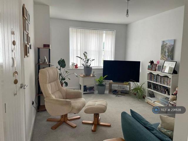 2 bedroom end of terrace house to rent