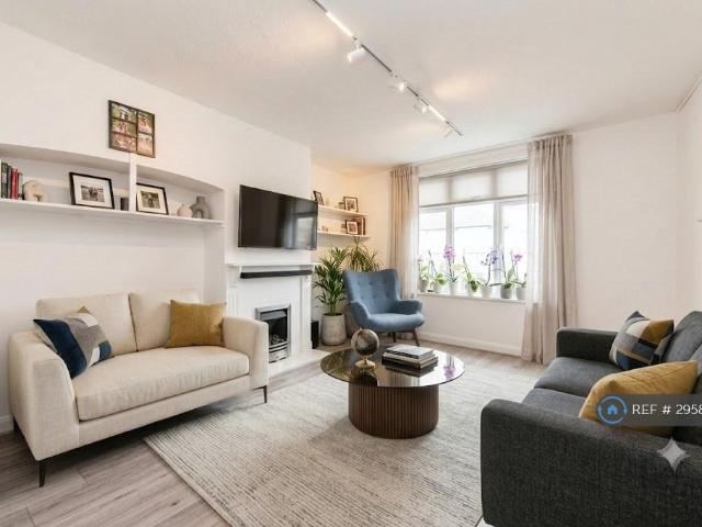 2 bedroom end of terrace house to rent