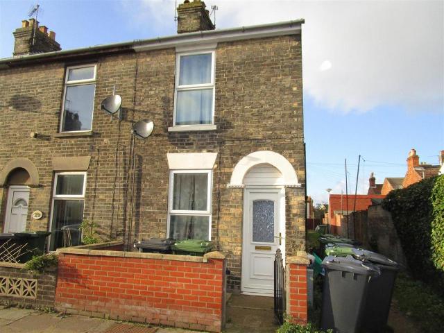 2 bedroom end of terrace house to rent