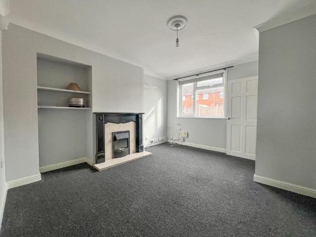 2 bedroom end of terrace house to rent