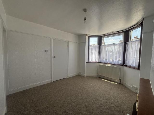 2 bedroom end of terrace house to rent