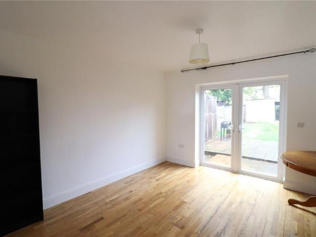 2 bedroom end of terrace house to rent