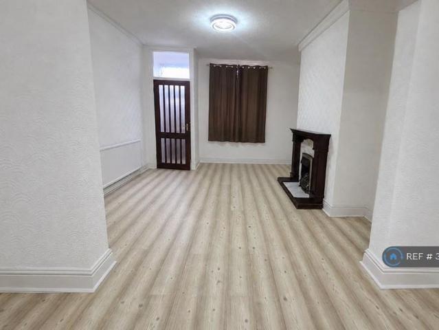 2 bedroom end of terrace house to rent