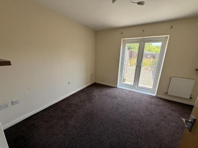 2 bedroom end of terrace house to rent