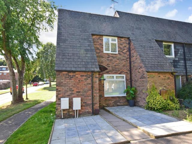 2 bedroom end of terrace house to rent
