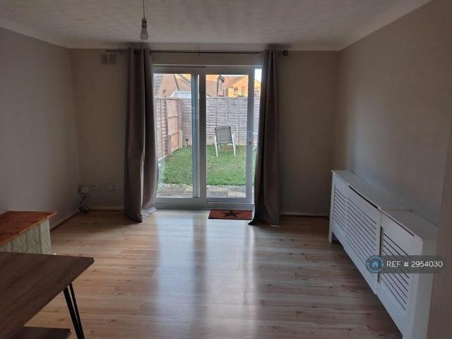 2 bedroom end of terrace house to rent
