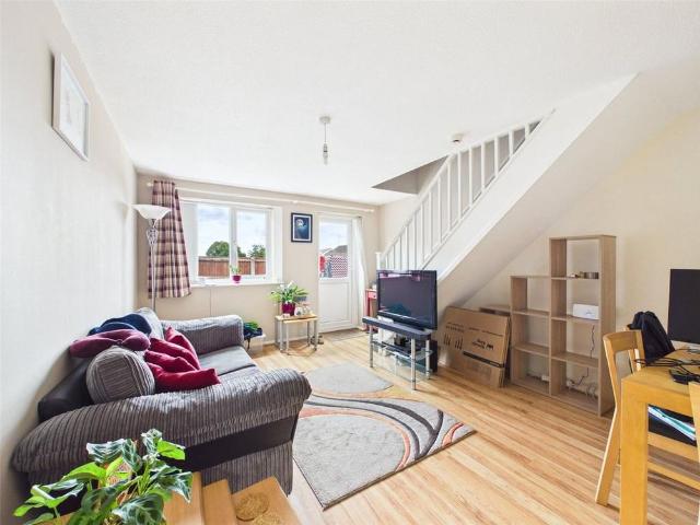 2 bedroom end of terrace house to rent