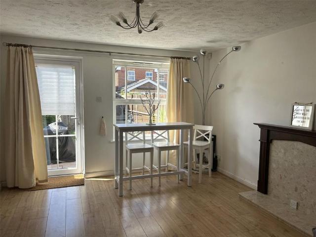 2 bedroom end of terrace house to rent