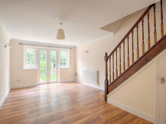 2 bedroom end of terrace house to rent