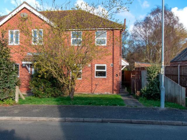 2 bedroom end of terrace house to rent