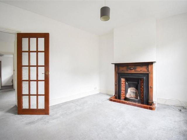 2 bedroom end of terrace house to rent