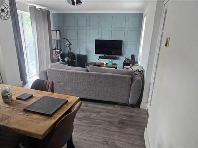 2 bedroom end of terrace house to rent
