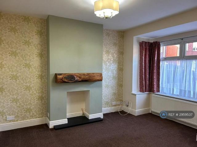 2 bedroom end of terrace house to rent
