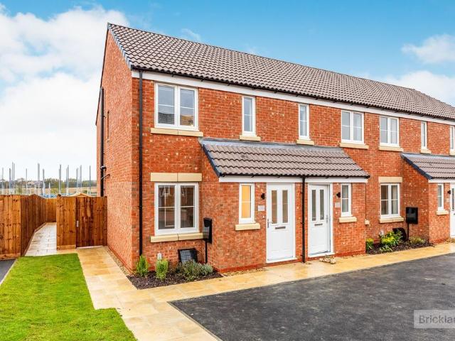 2 bedroom end of terrace house to rent