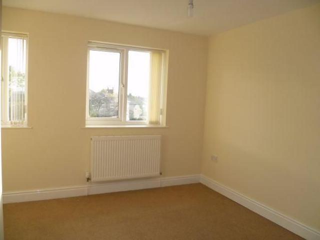 2 bedroom end of terrace house to rent