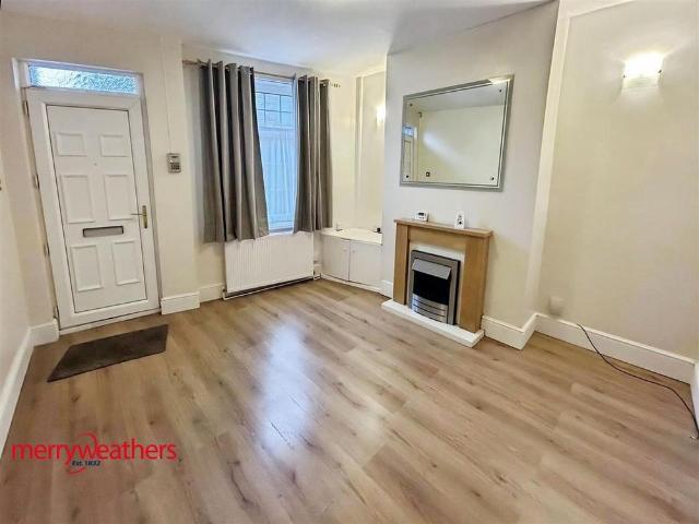 2 bedroom end of terrace house to rent