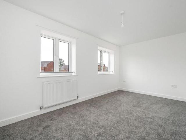 2 bedroom end of terrace house to rent
