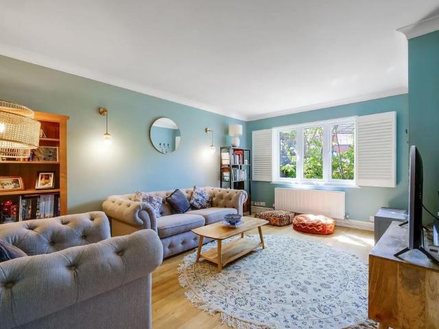 2 bedroom end of terrace house to rent