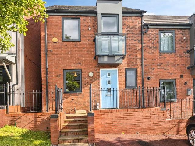 2 bedroom end of terrace house to rent