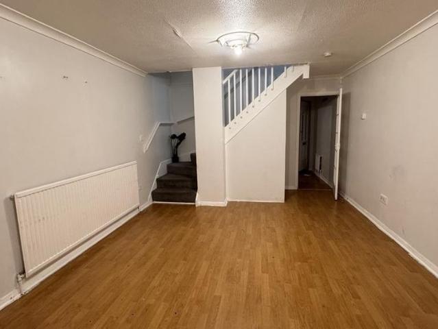2 bedroom end of terrace house to rent