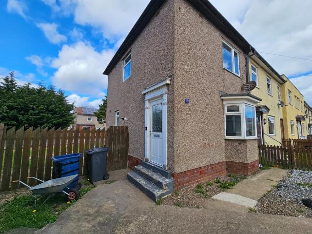 2 bedroom end of terrace house to rent