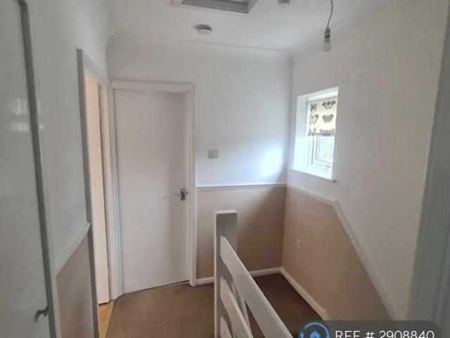 2 bedroom end of terrace house to rent