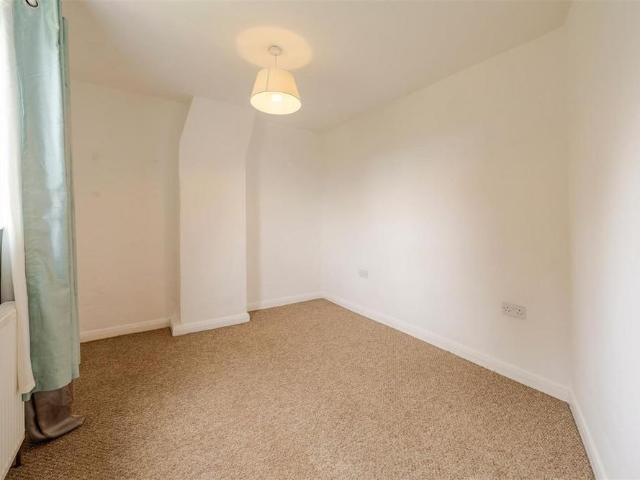 2 bedroom end of terrace house to rent