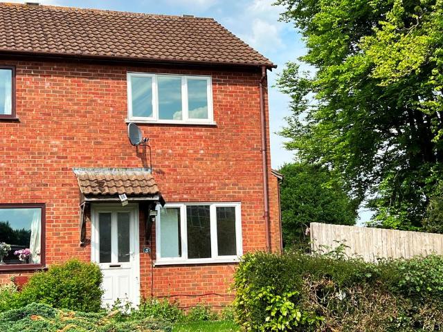 2 bedroom end of terrace house to rent