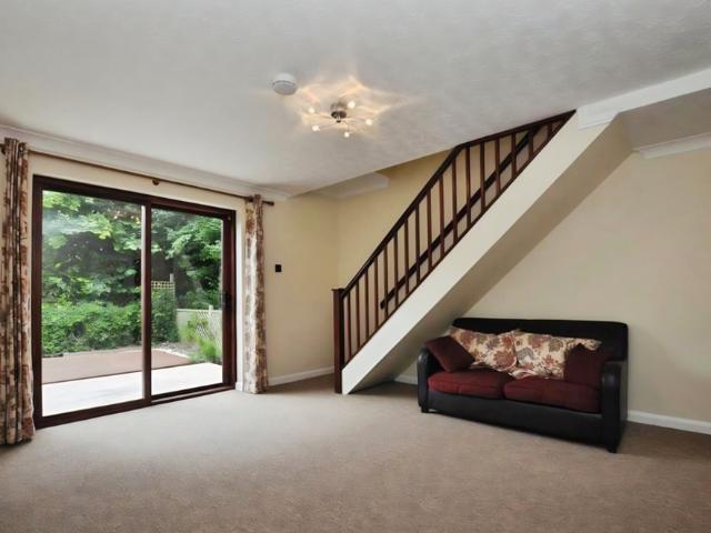 2 bedroom end of terrace house to rent