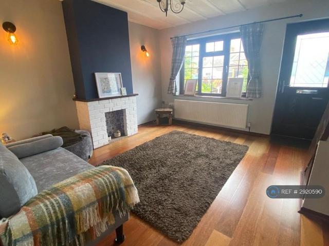 2 bedroom end of terrace house to rent