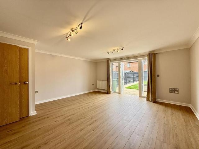 2 bedroom end of terrace house to rent