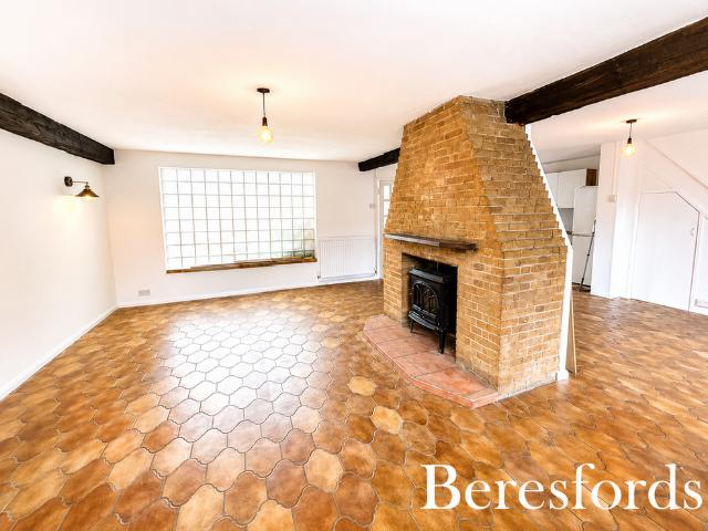 2 bedroom end of terrace house to rent