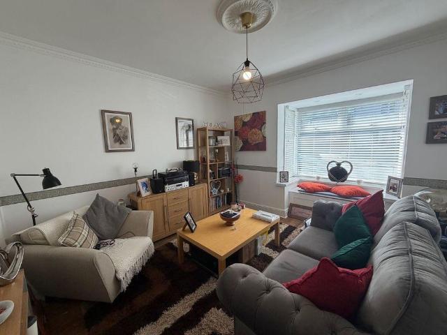 2 bedroom end of terrace house to rent