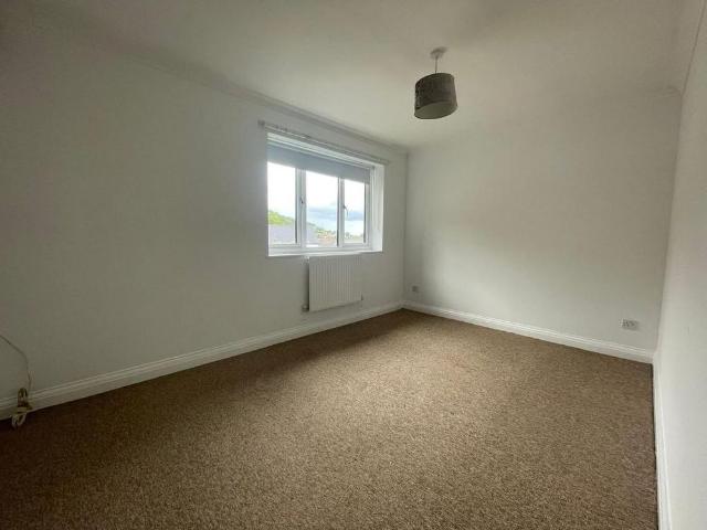 2 bedroom end of terrace house to rent