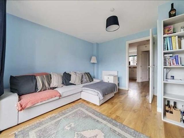 2 bedroom end of terrace house to rent