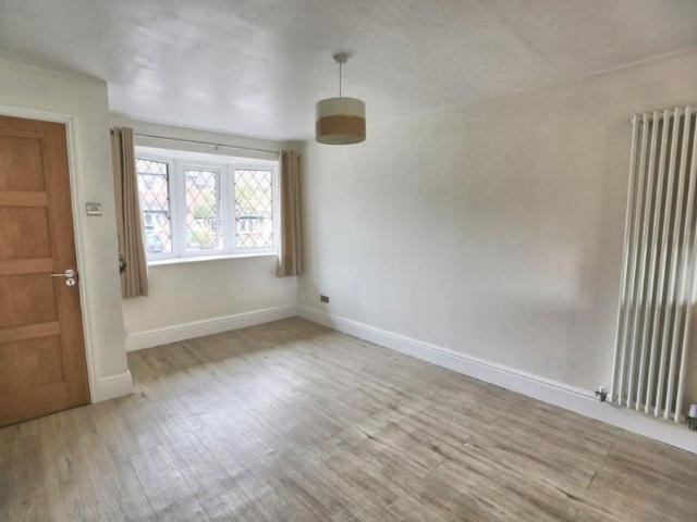 2 bedroom end of terrace house to rent