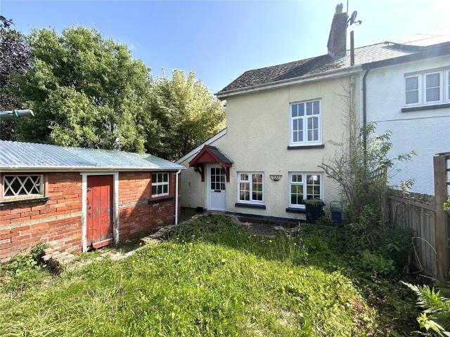 2 bedroom end of terrace house to rent
