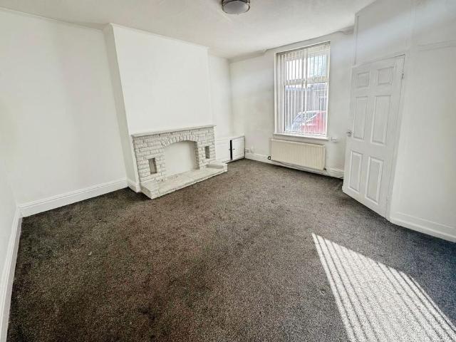 2 bedroom end of terrace house to rent